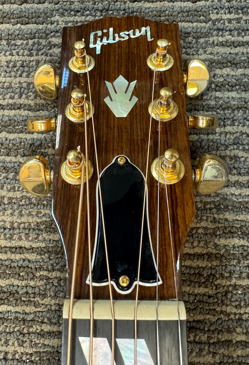 Gibson Songwriter Deluxe CE Acoustic Guitar 2004 – Jakes Main Street Music